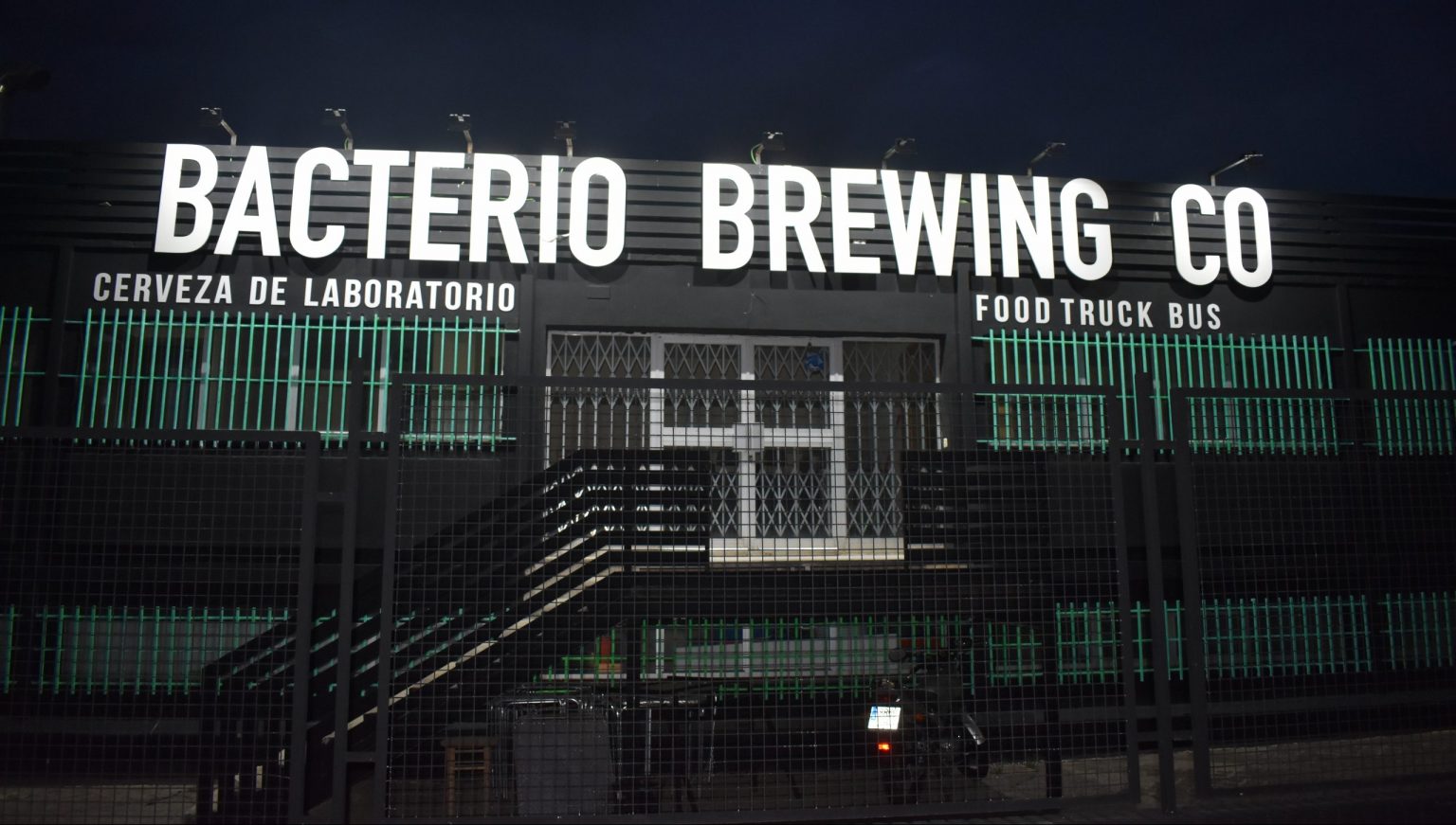 Bacterio Brewing Co, la cerveza artesana de laboratorio.
